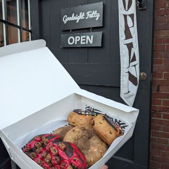 GOODNIGHT FATTY - Updated August 2025 - 260 Photos & 193 Reviews - 1 ...