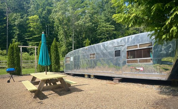 JUNEBUG RETRO RESORT - Updated November 2025 - 72 Photos - 355 Clarks ...