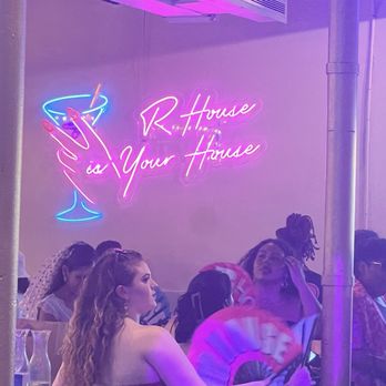 R HOUSE WYNWOOD - Updated July 2024 - 1828 Photos & 1198 Reviews - 2727 ...