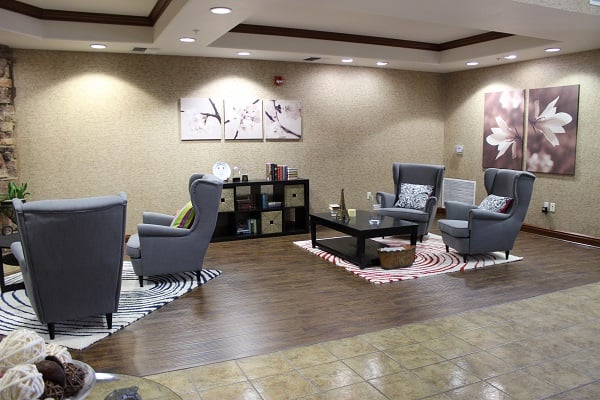 HOLIDAY INN EXPRESS & SUITES TEHACHAPI HWY 58/MILL ST - 134 Photos & 95 ...