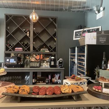 UVAE KITCHEN & WINE BAR - Updated November 2024 - 288 Photos & 177 ...