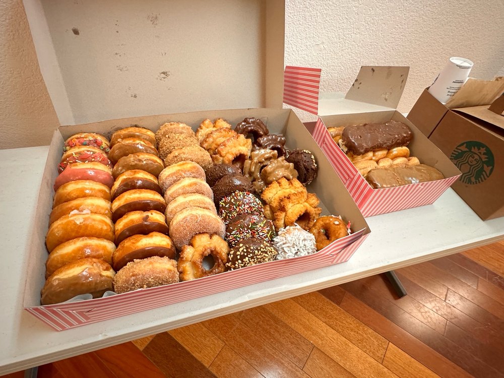 DAILY DONUTS - Updated August 2025 - 59 Photos & 127 Reviews - 1075 ...