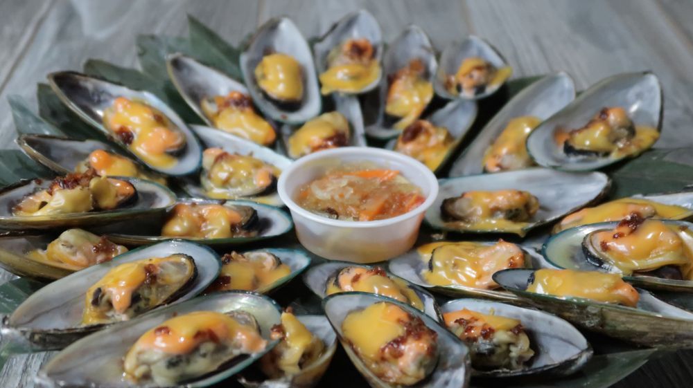 KUMPARES GRILL HOUSE - Updated March 2024 - 13 Photos - 946 Sherbrook ...