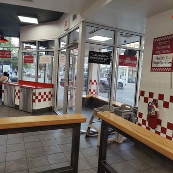 FIVE GUYS - Updated January 2026 - 91 Photos & 320 Reviews - 2368 N ...