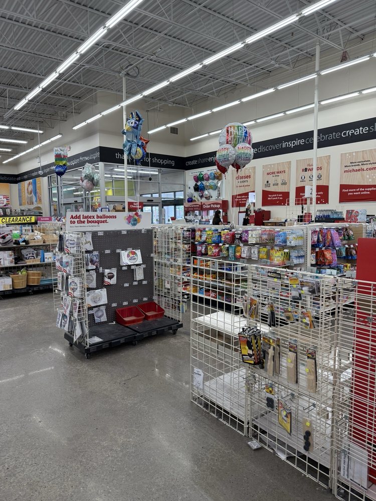 MICHAELS - Updated November 2025 - 15 Photos & 14 Reviews - 975 Airport ...