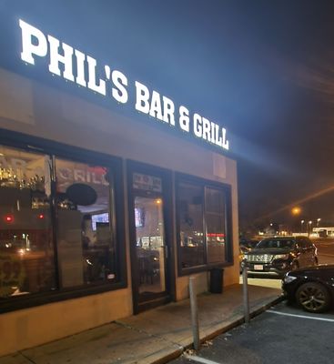 PHIL’S SPORTS BAR & GRILL - Updated October 2025 - 33 Photos & 30 ...