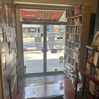 RECYCLE BOOK STORE - Updated January 2025 - 285 Photos & 478 Reviews ...