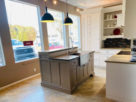 NEIL KELLY - Updated December 2025 - 66 Photos & 88 Reviews - 804 N ...