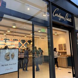 CARDIGAN DONUTS - Updated December 2025 - 20 Photos - 80 S 8th St ...