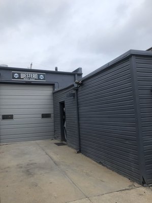 WESTERN BODY SHOP - Updated May 2025 - 94 Photos & 220 Reviews - 2426 N ...