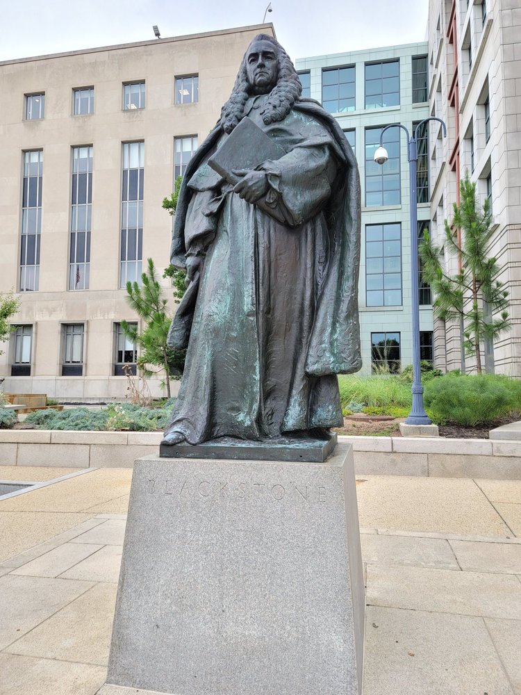 SIR WILLIAM BLACKSTONE STATUE - Updated September 2024 - 333 ...