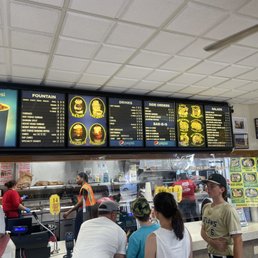 MINER’S DRIVE-IN RESTAURANT - Updated March 2025 - 463 Photos & 721 ...