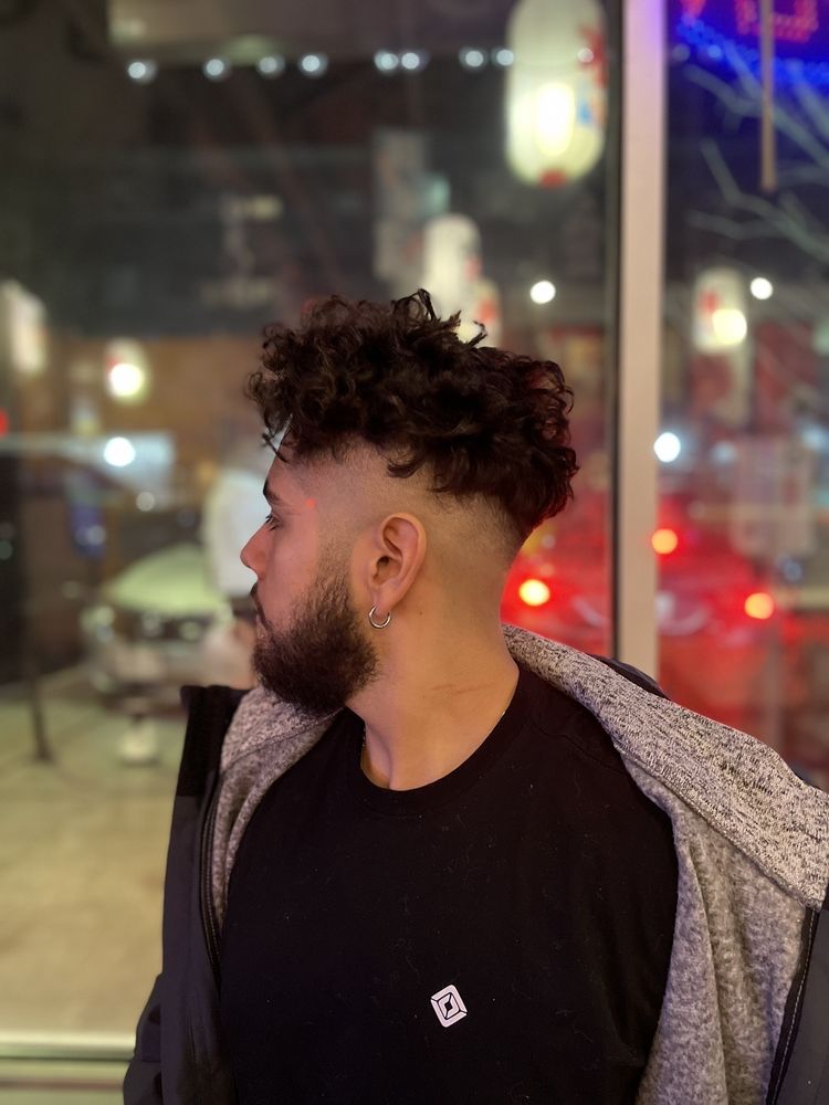 SUPREME CUTZ - 39 Photos & 56 Reviews - Barbers - 5239 University Way ...