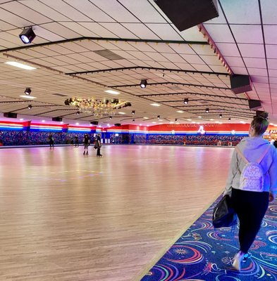 INTERSKATE ROLLER RINK - 108 Photos & 127 Reviews - Skating Rinks ...