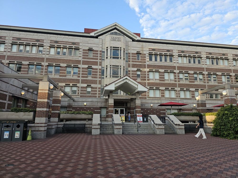 LEAVEY LIBRARY - Updated November 2025 - 22 Photos & 38 Reviews - 651 W ...