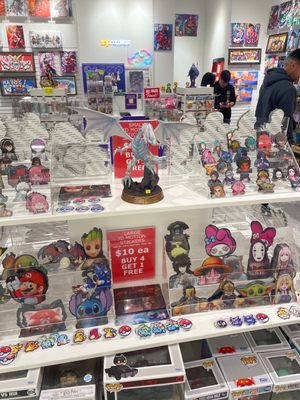 TOP CANVAS - 16 Photos - 21540 Hawthorne Blvd, Torrance, California ...