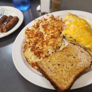 JERRY BOB’S FAMILY RESTAURANT - Updated July 2024 - 32 Photos & 87 ...