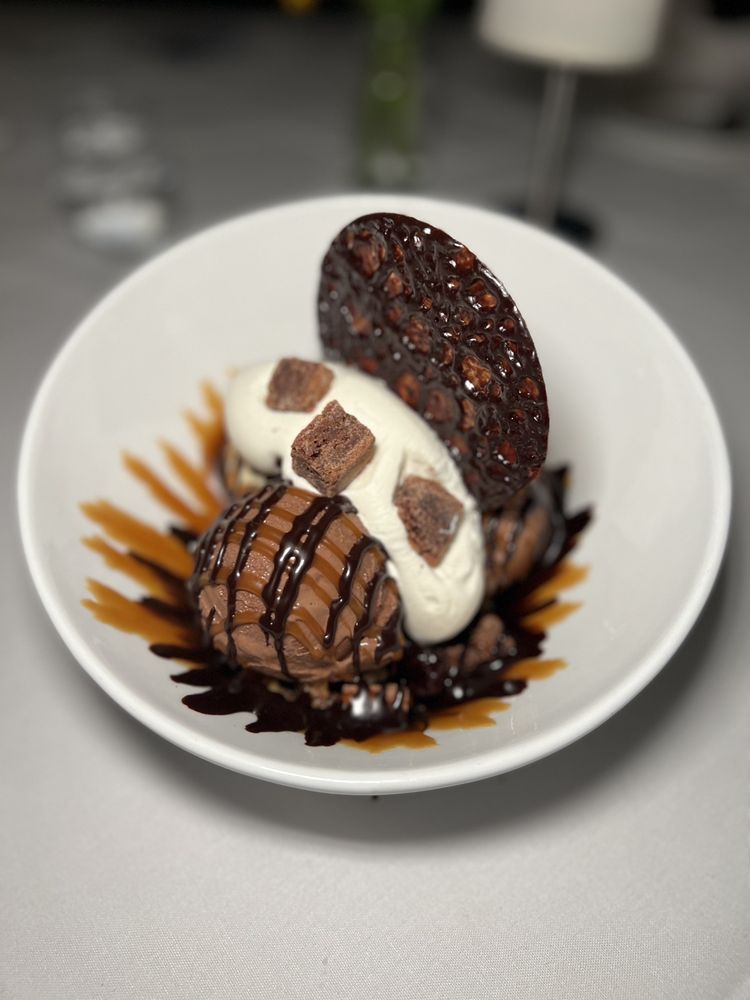 THE HIGHLAWN - Updated January 2026 - 568 Photos & 430 Reviews - 1 ...