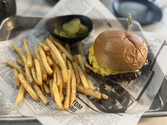 COMMONWEALTH - Updated December 2025 - 116 Photos & 50 Reviews - 11830 ...