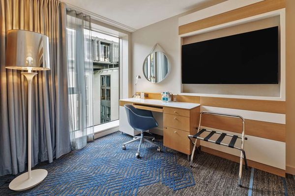 DOUBLETREE BY HILTON HOTEL LONDON - TOWER OF LONDON - Updated November ...