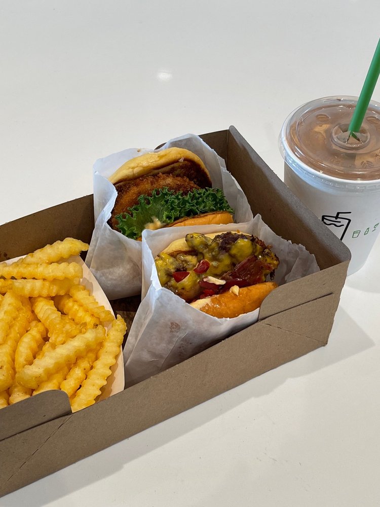 SHAKE SHACK DEL AMO FASHION CENTER - Updated January 2026 - 190 Photos ...