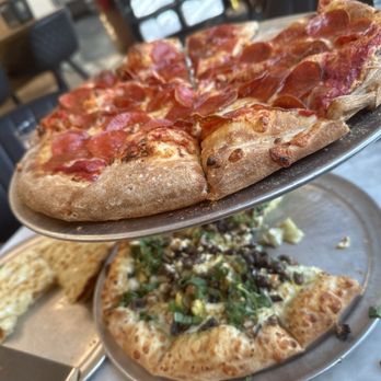 AVIATOR PIZZA & DRAFTHOUSE - Updated July 2024 - 60 Photos & 53 Reviews ...