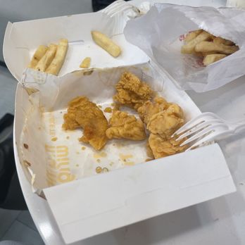 MAMBO WINGS - Updated January 2026 - 13 Photos - 6214 N Western Ave ...