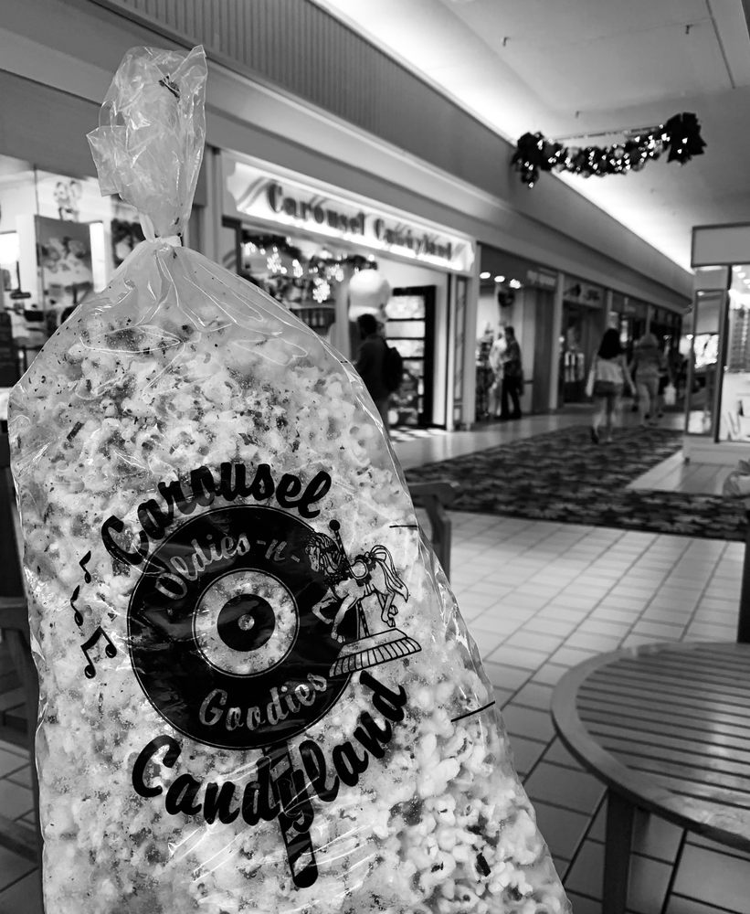 CAROUSEL CANDYLAND - 268 Photos & 141 Reviews - 4211 Waialae Ave ...