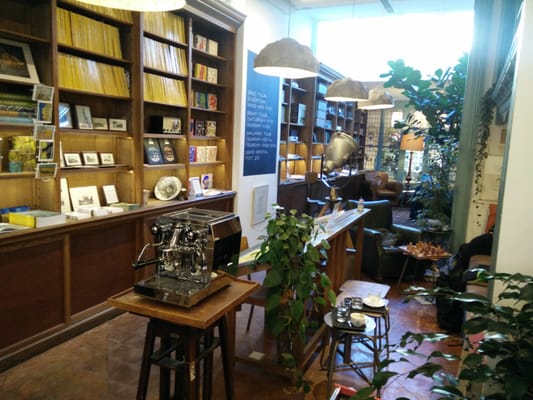 THE HAGUE BOOKSTORE - Updated September 2025 - Noordeinde 39, Den Haag ...