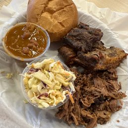 BROTHERS BBQ - Updated July 2025 - 25 Photos & 38 Reviews - 501 S Taft ...