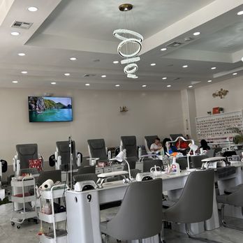 NAILS CHIC - Updated January 2026 - 90 Photos & 14 Reviews - 2124 ...