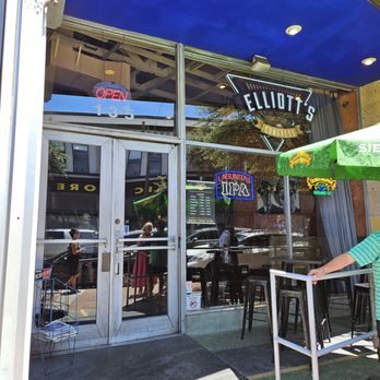 ELLIOTT’S ON CONGRESS - Updated December 2025 - 306 Photos & 308 ...