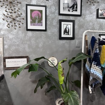 MOONBEAM CAFE - Updated December 2025 - 40 Photos & 31 Reviews - 636 ...