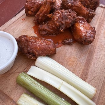 BERLINER PUB - Updated August 2024 - 731 Photos & 714 Reviews - 221 ...