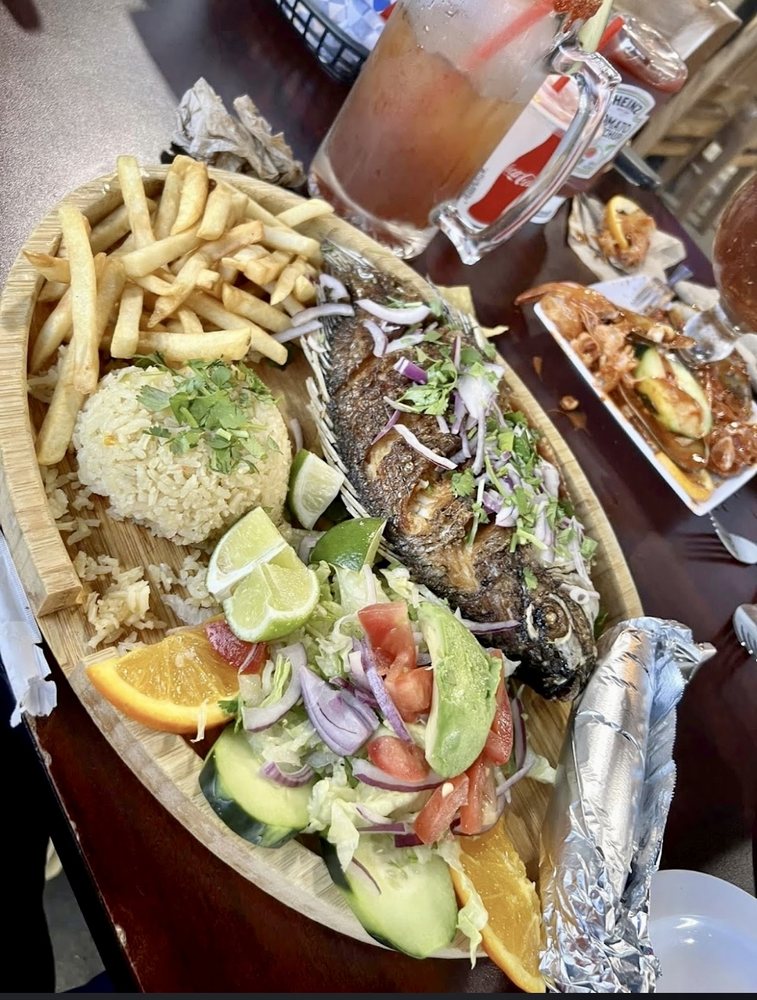 COCOS MARISCOS & BAR SNOHOMISH - 60 Photos & 66 Reviews - 2707 Bickford ...