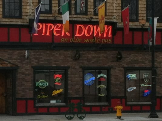 PIPER DOWN PUB - Updated August 2024 - 319 Photos & 372 Reviews - 1492 ...
