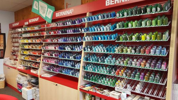 RED-ROXY QUILT - Updated December 2025 - 14 Photos - 804 Short St ...