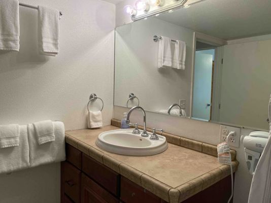 LEMON HOUSE INN - Updated August 2025 - 82 Photos - 146 US-395, Cartago ...