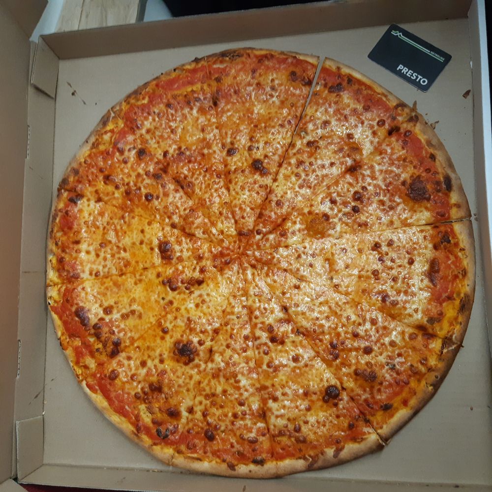 FBI PIZZA - 66 Photos & 135 Reviews - 2336 Lake Shore Boulevard W ...