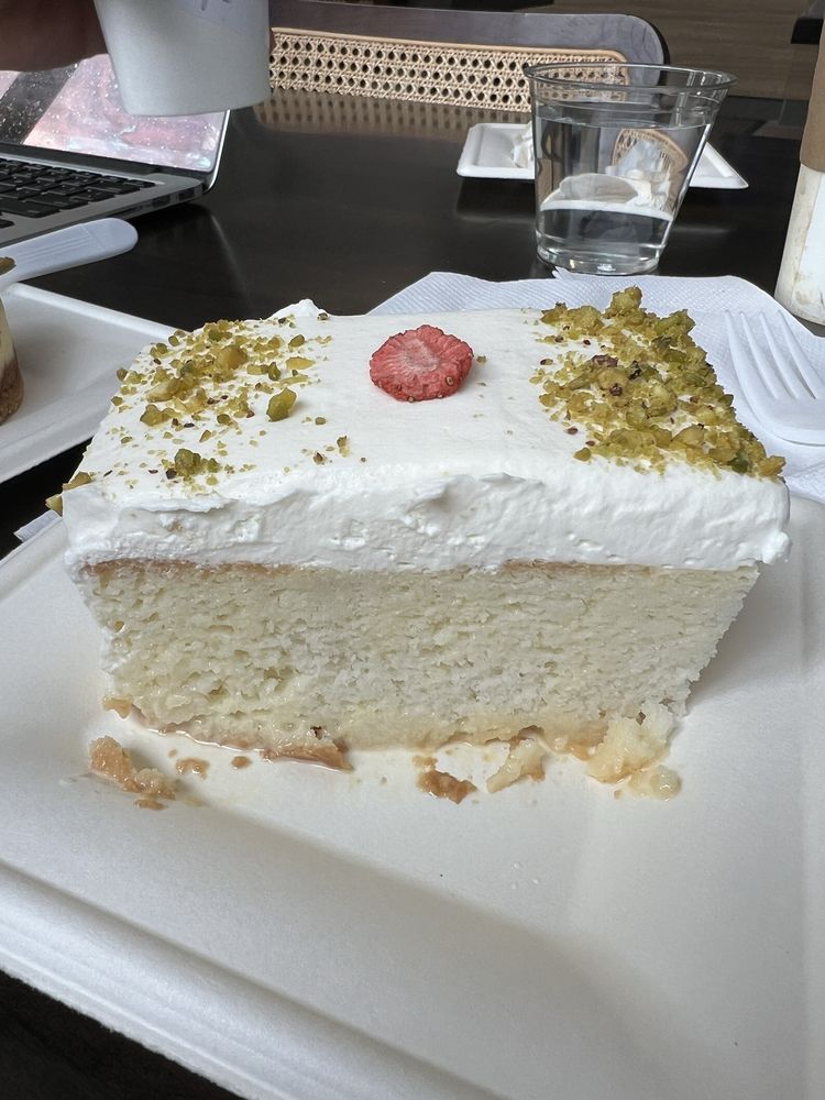 MOKA & CO - Updated December 2024 - 23 Photos - 565 E Grand River Ave ...