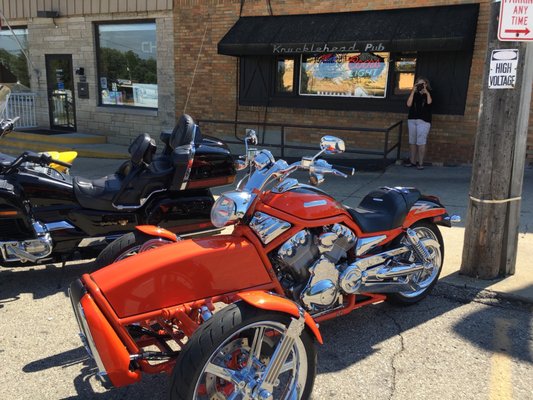 KNUCKLEHEAD PUB - Updated December 2025 - 26 Photos & 40 Reviews - 100 ...