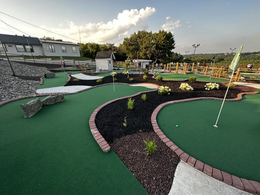 HILLSIDE MINI GOLF & ICE CREAM - Updated December 2025 - 14 Photos ...