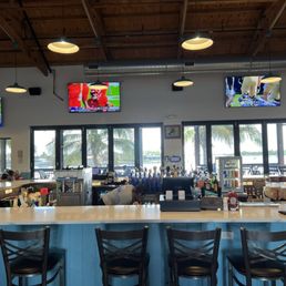 FINN’S DOCKSIDE BAR & GRILL - Updated July 2025 - 477 Photos & 291 ...