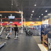 CRUNCH FITNESS - FARMINGTON HILLS - 43 Photos & 21 Reviews - Gyms ...