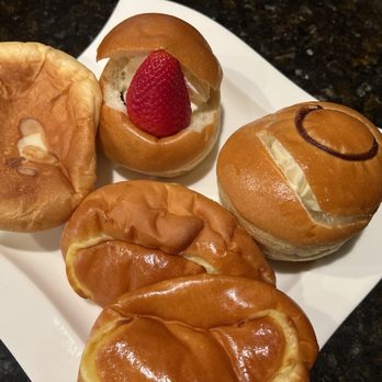 MAHOROBA JAPANESE BAKERY - Updated February 2025 - 1411 Photos & 1017 Reviews - 4900 Freeport ...