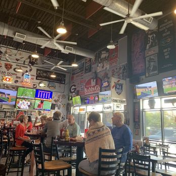 BOBBY G’S CHICAGO EATERY & SPORTS BAR - Updated June 2025 - 249 Photos ...