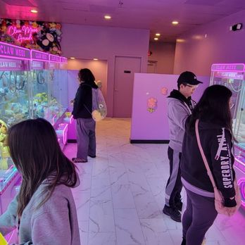 CLAW MEEE - Updated June 2024 - 341 Photos & 68 Reviews - 532 Barber Ln ...