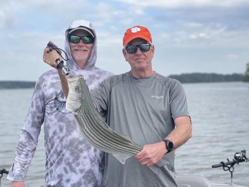 LAKE OCONEE FISHING GUIDE - Updated October 2025 - 17 Photos - 1111 ...
