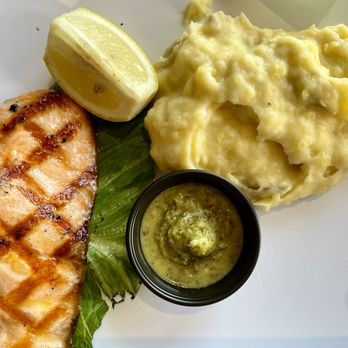 YELLOW BRIX RESTAURANT - Updated October 2024 - 381 Photos & 701 ...