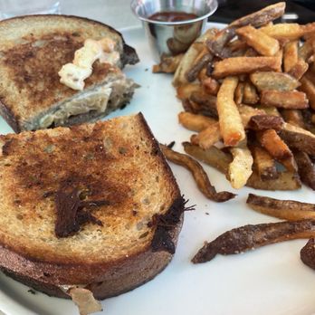 THE ELEANOR - Updated June 2025 - 645 Photos & 406 Reviews - 3207 N ...